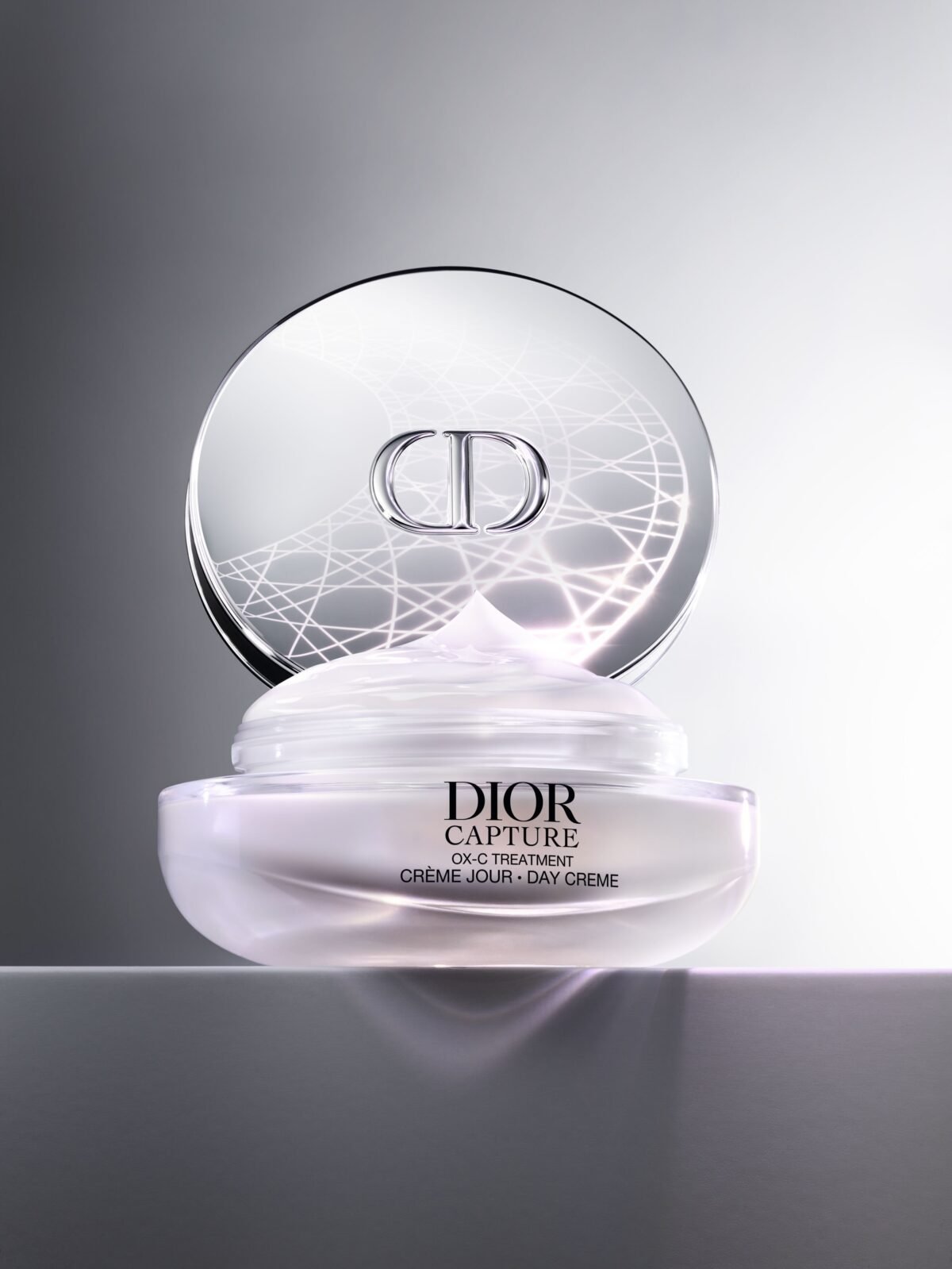 Dior Capture Le Serum at the Forefront of Age Reversal Science ...
